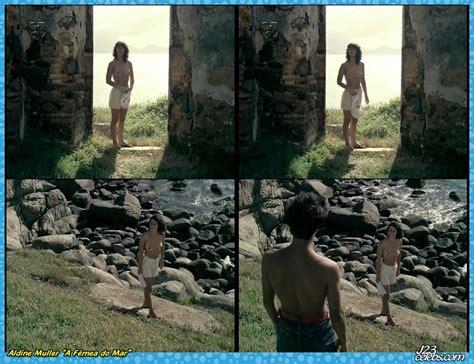 Naked Aldine Müller In A Fêmea Do Mar