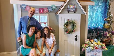 Monique Barnhart And Robert Tiberios Wedding Website The Knot