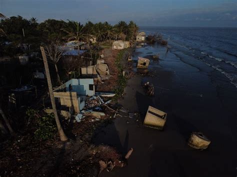 El Bosque: La comunidad de Tabasco que el mar se está comiendo