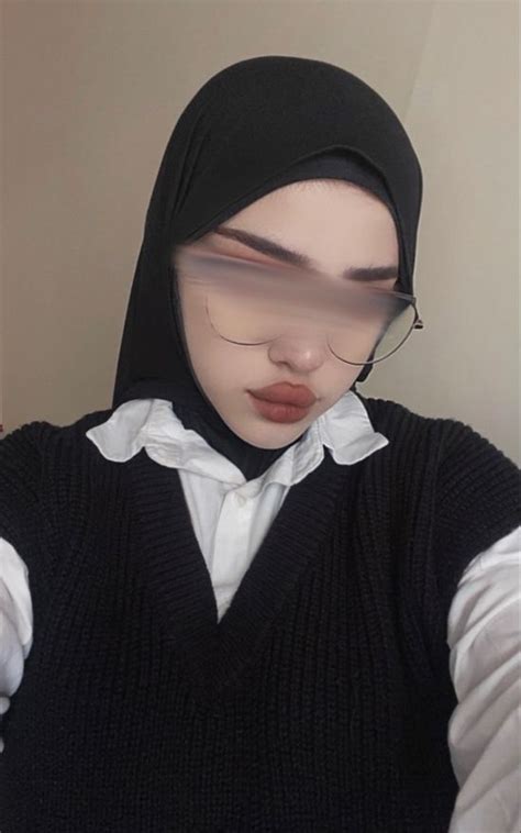 Pin Van Zəhraiffəti24 ️😍 Op ⁠ ⁠•⁠ᴗ⁠•⁠ ⁠⁠ Hijab Stijl Hijab Stijl