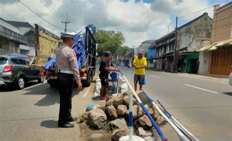 Warga Cirebon Bingung 38 Titik Putar Balik Jalur Pantura Ditutup Kasat
