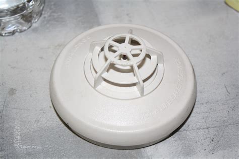 Simplex 4098 9733 Fire Alarm Analog Addressable Heat Detector Thermal