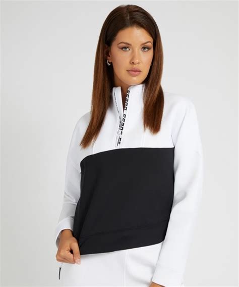 Guess（ゲス）の「logo Half Zip Pullover（スウェット）」 Wear