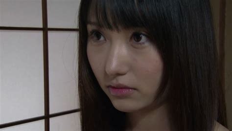 冴えない中年男のオレが、なぜか嫁の連れ子にホレられて、参ったなとは思ったけど、娘の美乳に目がくらんでヤッちまった･･･ 和希さやか