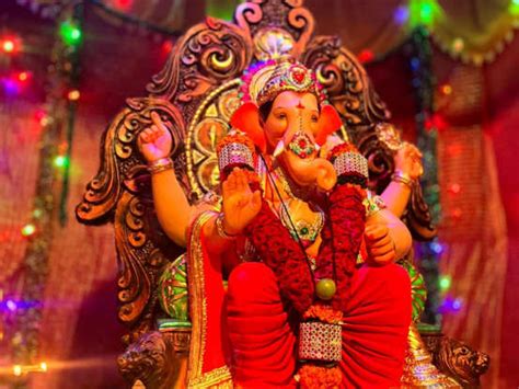 Photo दर्शन घ्या महाराष्ट्रातील विविध मंडळांच्या गणपती बाप्पांचे पहा फोटो