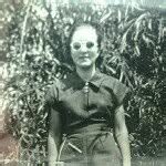 Sara Carolin Flossieholliday Threads Say More