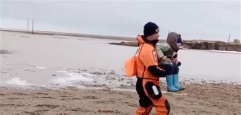 Сотни сельчан пришлось эвакуировать из за паводков в Казахстане