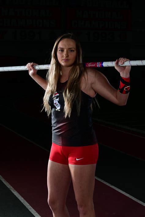 Sexy Pics On Twitter Athlete Poses In Tight Red Shorts Dzatgey8ql Twitter