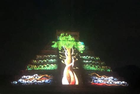 Chichen Itza Night Show Visiting Chichen Itza At Night