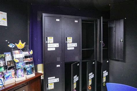 2022密室逃脫最熱門 Vr密室逃脫推薦《異世客》，台中vr密室，2人即可成行~ 小花姐接