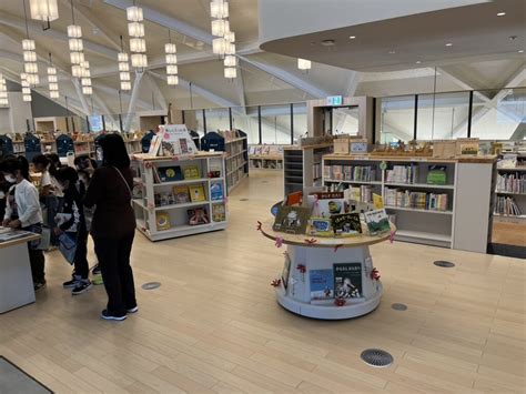 11月25日 土 1400 ひとまちテラス3Fにて図書贈呈式を開催します 中津川センターロータリークラブ