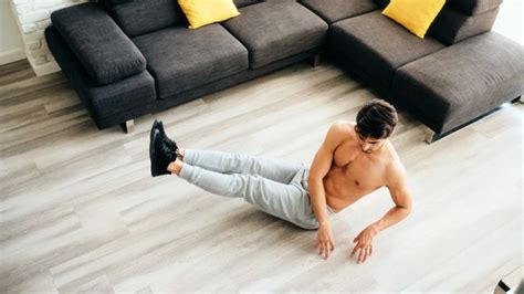 Forget Sit Ups — This Express Ab Workout Targets Your Core In 15