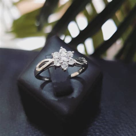 925 Sterling Silver Flower Cz Cluster Ring