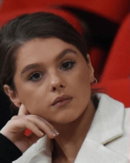 და ქალი და ქალი Added A New Photo