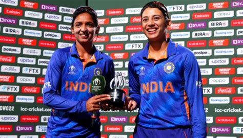Smriti Mandhana ম্যাচ সেরার পুরস্কার ভাগ করে নিলেন Harmanpreet Kaur এর
