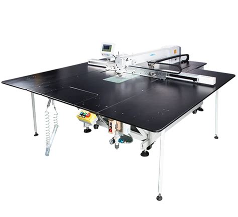 Light Vehicle Computerized Pattern Sewing Machine For Industrial At