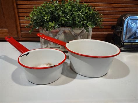 Vintage Enamelware Nesting Pots Set Of 2 With White And Red Rims And Handles 12 Qt Plus A 1 Qt