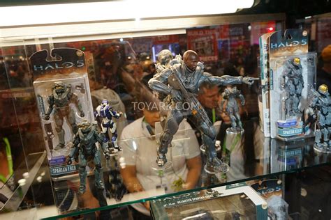 Nycc 2015 Mcfarlane Toys Halo And Assassins Creed Figures