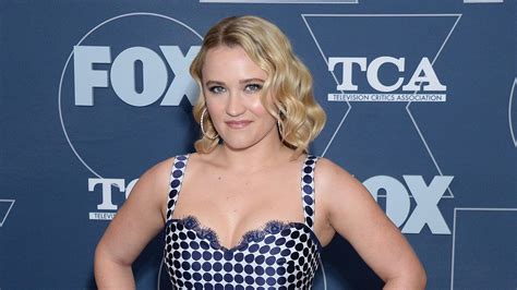 Hannah Montana Tähti Emily Osment On Mennyt Kihloihin Tämä Rakkaus