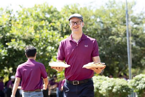 អេ អឹម ខេ ប្រគល់សម្ភារៈសិក្សា គ្រឿងបរិក្ខារ និងដាំដើមឈើនៅសាលាបឋមសិក្សាអណ្តូងតាមែង