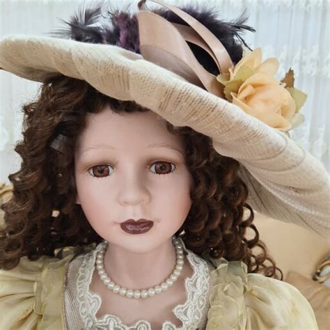 خرید و قیمت عروسک پرنسس سرامیکی موزیکال انگلیسی کد 183 از غرفه آنتیک عروسک های لوتوس