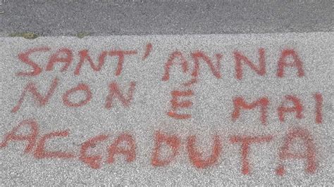 Svastiche E Frasi Di Odio Sul Muro Della Linea Gotica