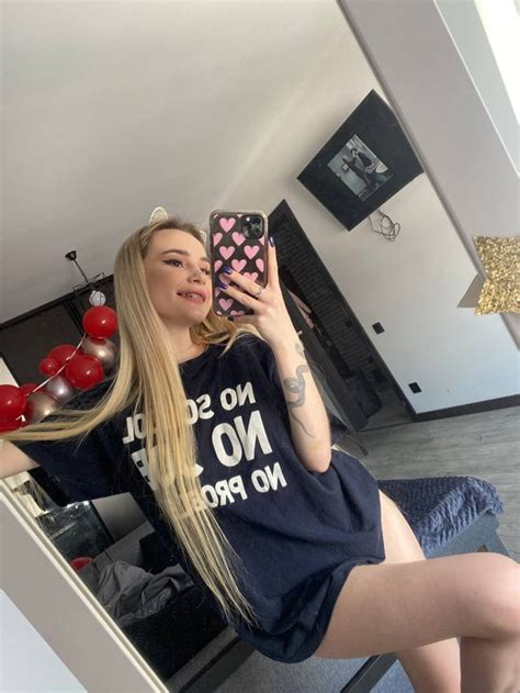 I Never Wear Panties With My Sundress Rthegirlnextdoornsfw