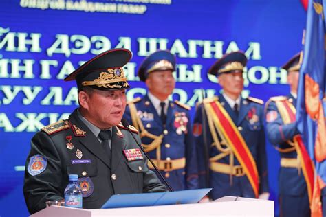 Орхон аймгийн Онцгой байдлын газрыг “Цэргийн гавьяаны одон” оор шагналаа