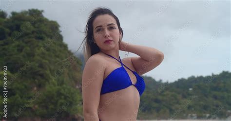 Vidéo Stock Enjoying A Day On A Tropical Island Beach In Trinidad And