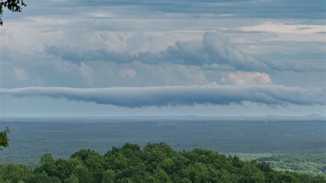 Volutus Cloud Species Tube Shaped Roll Cloud Whatsthiscloud