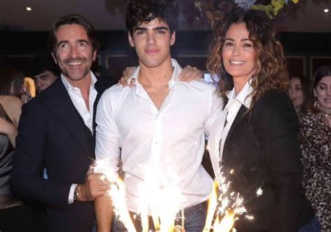 Samantha De Grenet Festeggia I 18 Anni Del Figlio Le Foto E La Dedica