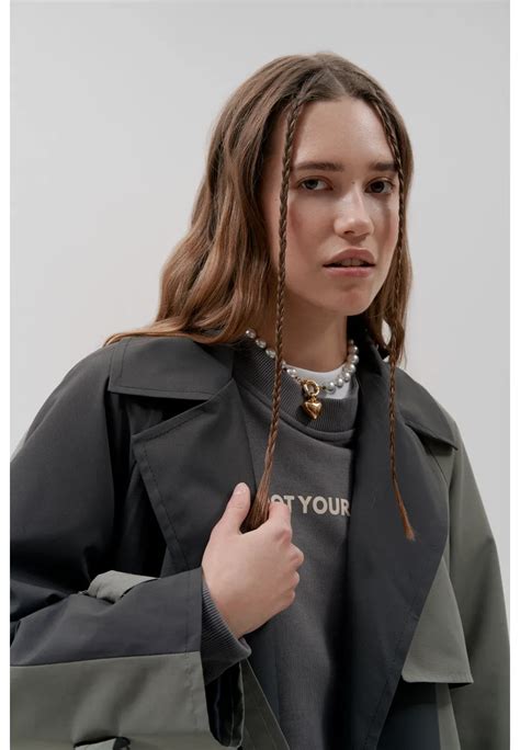 Тренч жіночий на поясі хакі графіт від Beom Ціна фото опис — Ua