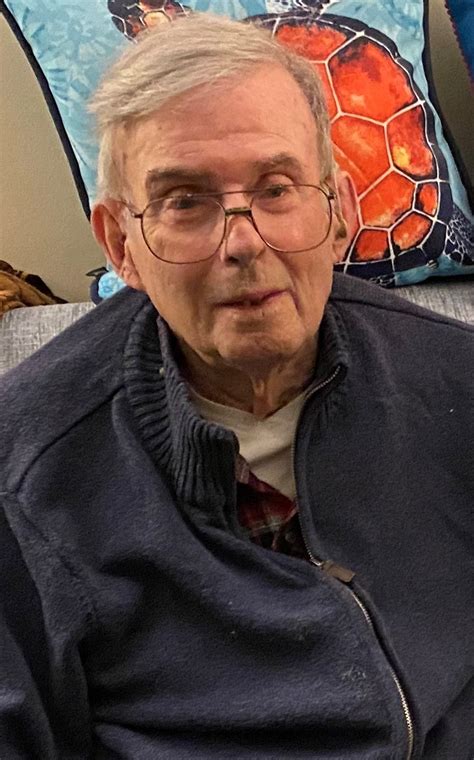 Robert Mitchells Instagram Twitter And Facebook On Idcrawl