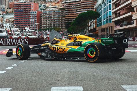 Em homenagem a Ayrton Senna McLaren usará verde e amarelo