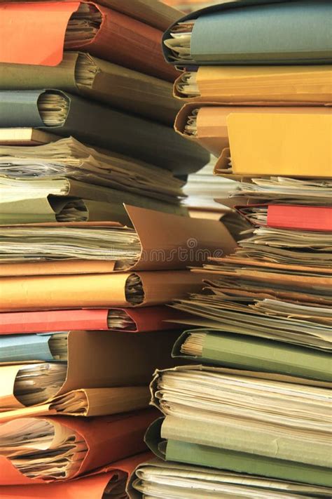 Dossiers empilés de bureau photo stock Image du avocat 109780352