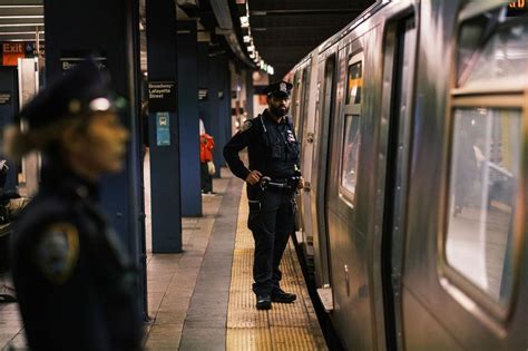 Man 36 Punched During Robbery On Nyc Train Cops