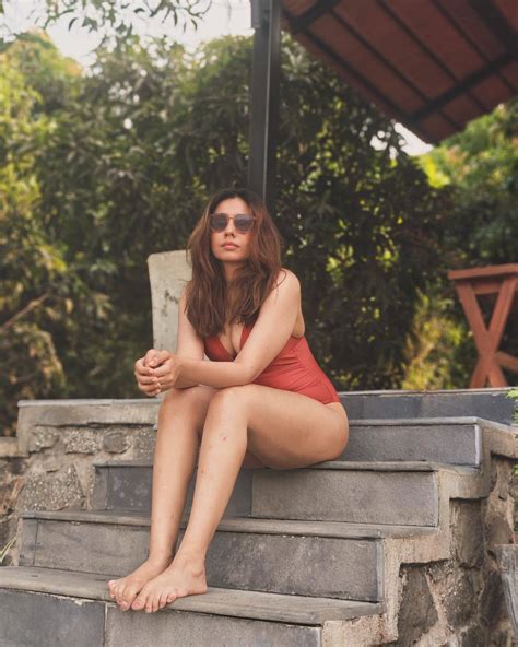 Srishti Rindanis Feet