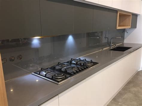 شیشه بین کابینتی وسام گلس