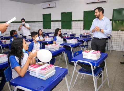 Governo Distribui 77 Mil Novos Exemplares Para Bibliotecas De Escolas