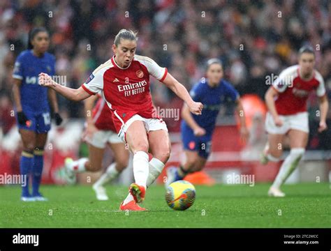 Arsenals Alessia Russo Scores Their Sides Fourth Goal Of The Game
