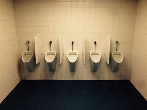 Gratis Foto Toilet Mannen Urinoir Wc White Gratis Afbeelding Op