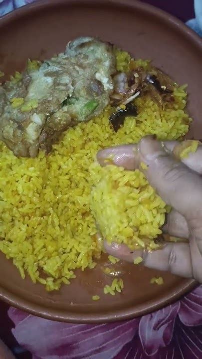 বৃষ্টি র সকালে গরম খিচুড়ি সাথে পেঁয়াজ ভর্তা ডিম ভাজা ও তেলের আচার 😋