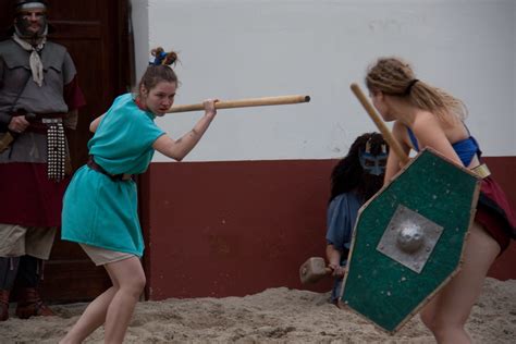 Female Gladiators Fighting Female Gladiators And Venatores Kosfy