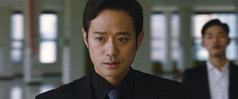 갱스터 누아르의 관습을 이식해 구호처럼 외치는 영화