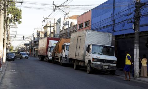 Lei Que Estipula Regras Para Carga E Descarga é Ignorada Por Motoristas