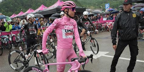 Giro Naast Roze Outfit Heeft Tadej Pogacar Nu Ook Knalroze Fiets WielerFlits