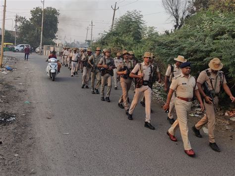 Police Held A Flag March In The Kalol Assembly Constituency Making