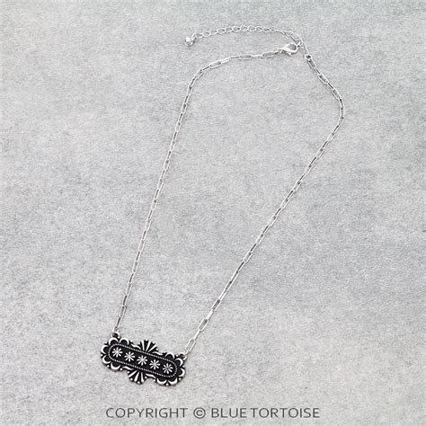 Western Oval Concho Necklace Bluetortoisewholesale