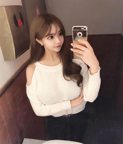 블리맘 🐶 이서영はinstagramを利用しています「관리 받으러 왔당 💟 다가올 연말을 위해 다이어트 열심히해야지」 Mirror Selfie Selfie Style