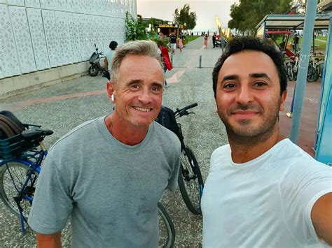 آموزش امروز بعد از مدتها دوست خوبم لارن یا با تلفظ فرانسوی لُقُ رو توی باشگاه دیدم لارن یه